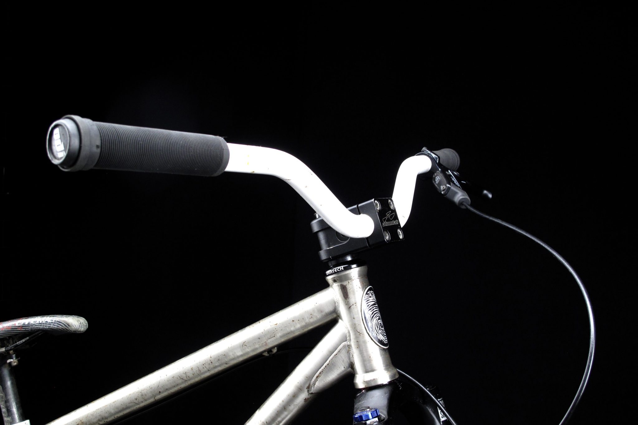 Identiti Dirt Mountain Bike 12.5" Frame - XO Bikes